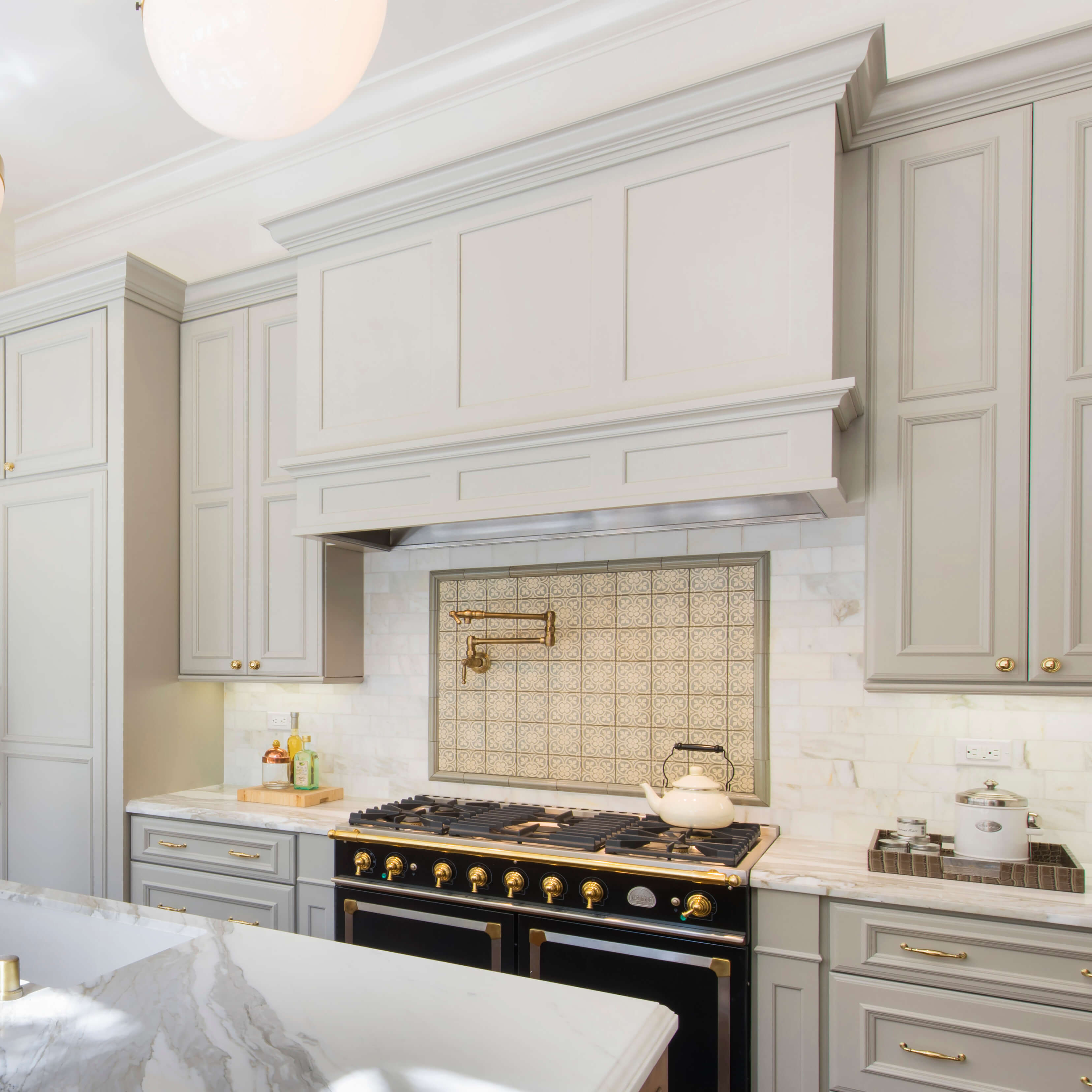 Integral Canopy Hood B (Paneled) with Frieze B (Paneled) - Dura Supreme ...